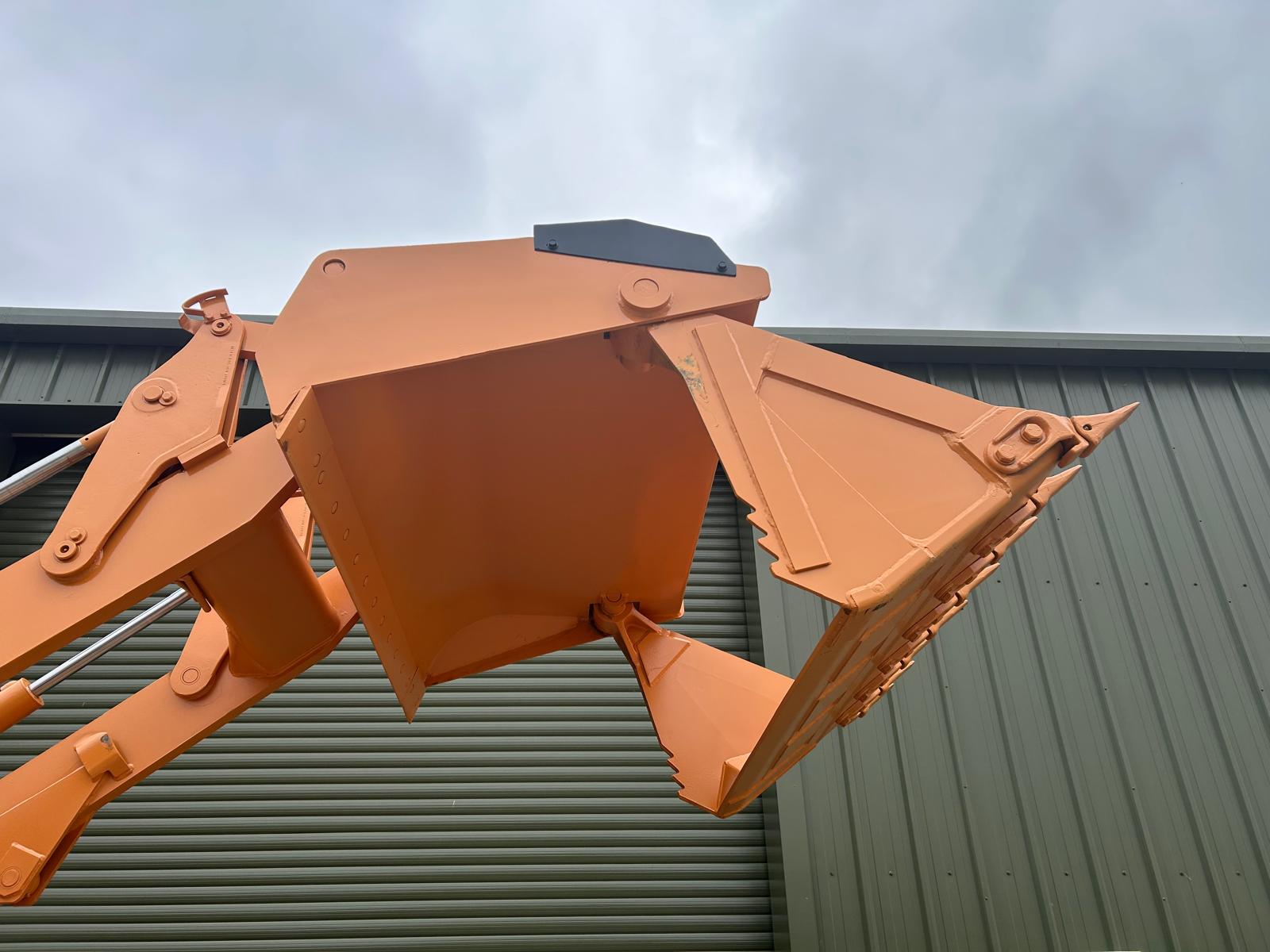 Case: MC1155E Tracked Loader Direct sales & actions of - UK - Witham ...