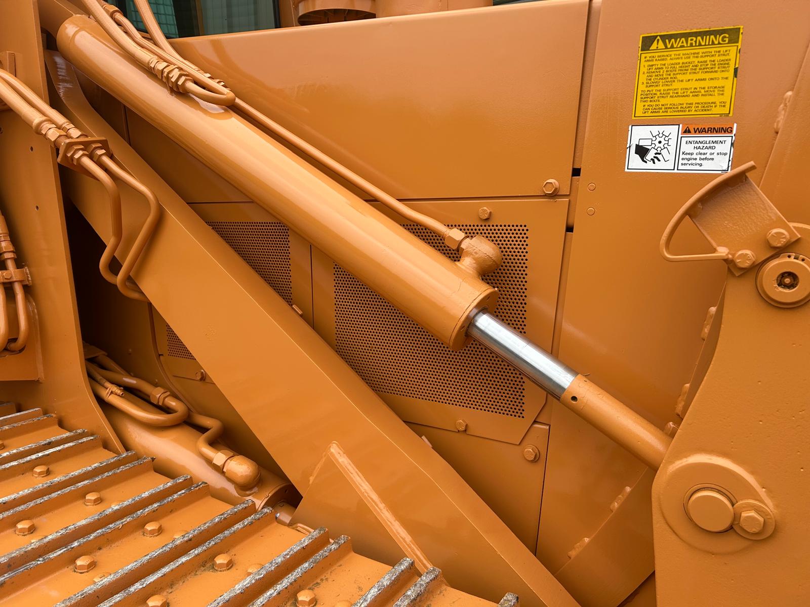 Case: MC1155E Tracked Loader Direct sales & actions of - UK - Witham ...