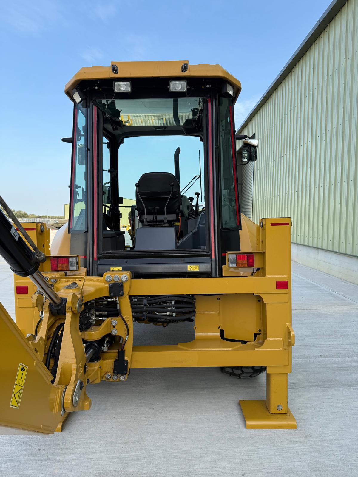 CAT 424 Backhoe Loader 4WD Direct sales & actions of - UK - Witham ...