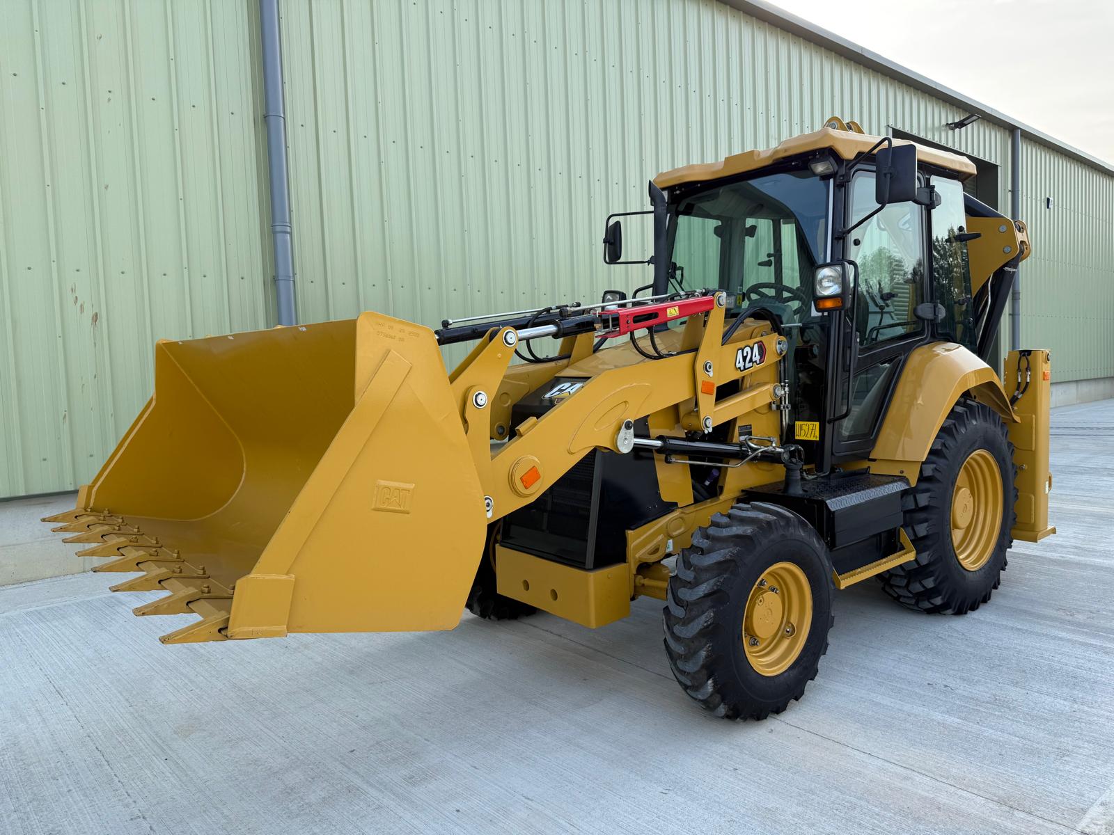 CAT 424 Backhoe Loader 4WD Direct sales & actions of - UK - Witham ...