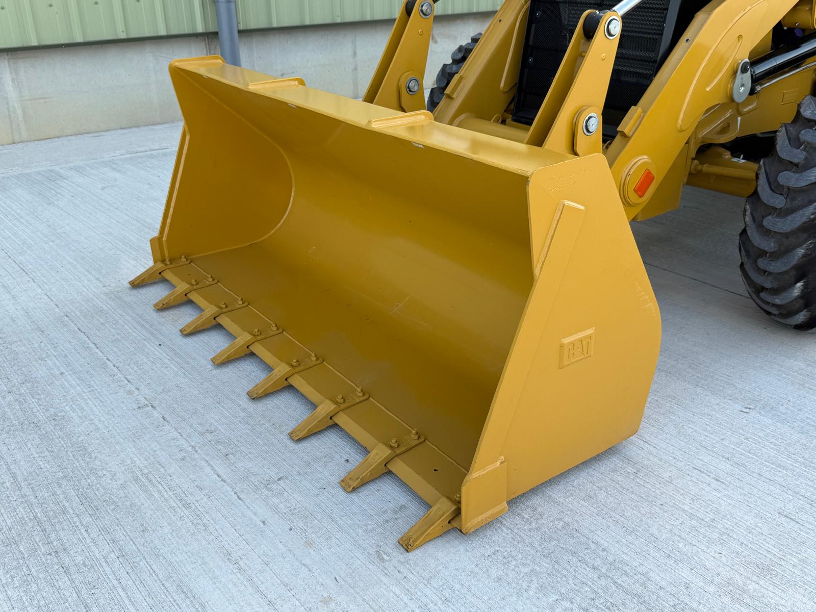 CAT 424 Backhoe Loader 4WD Direct sales & actions of - UK - Witham ...