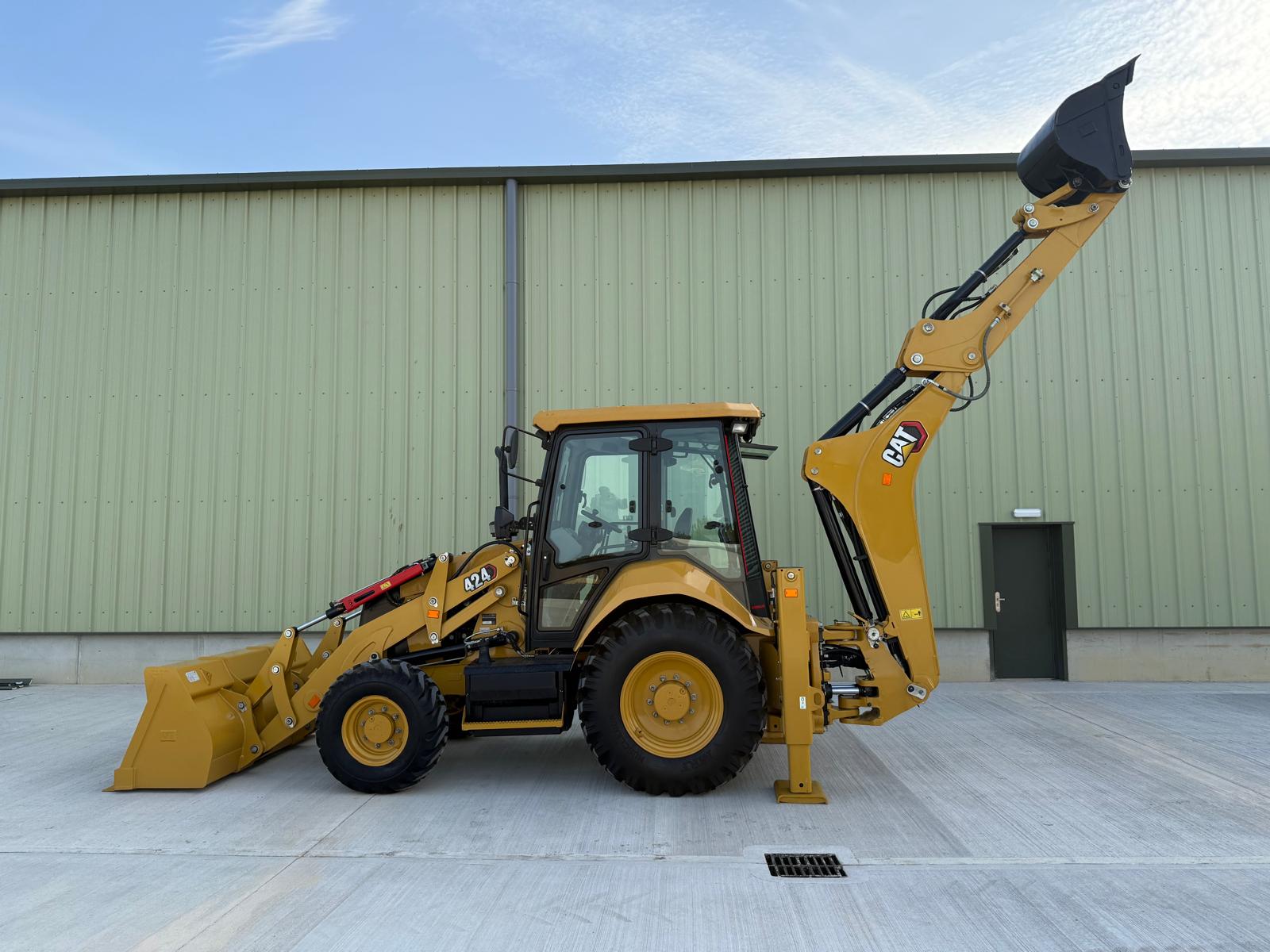 CAT 424 Backhoe Loader 4WD Direct sales & actions of - UK - Witham ...