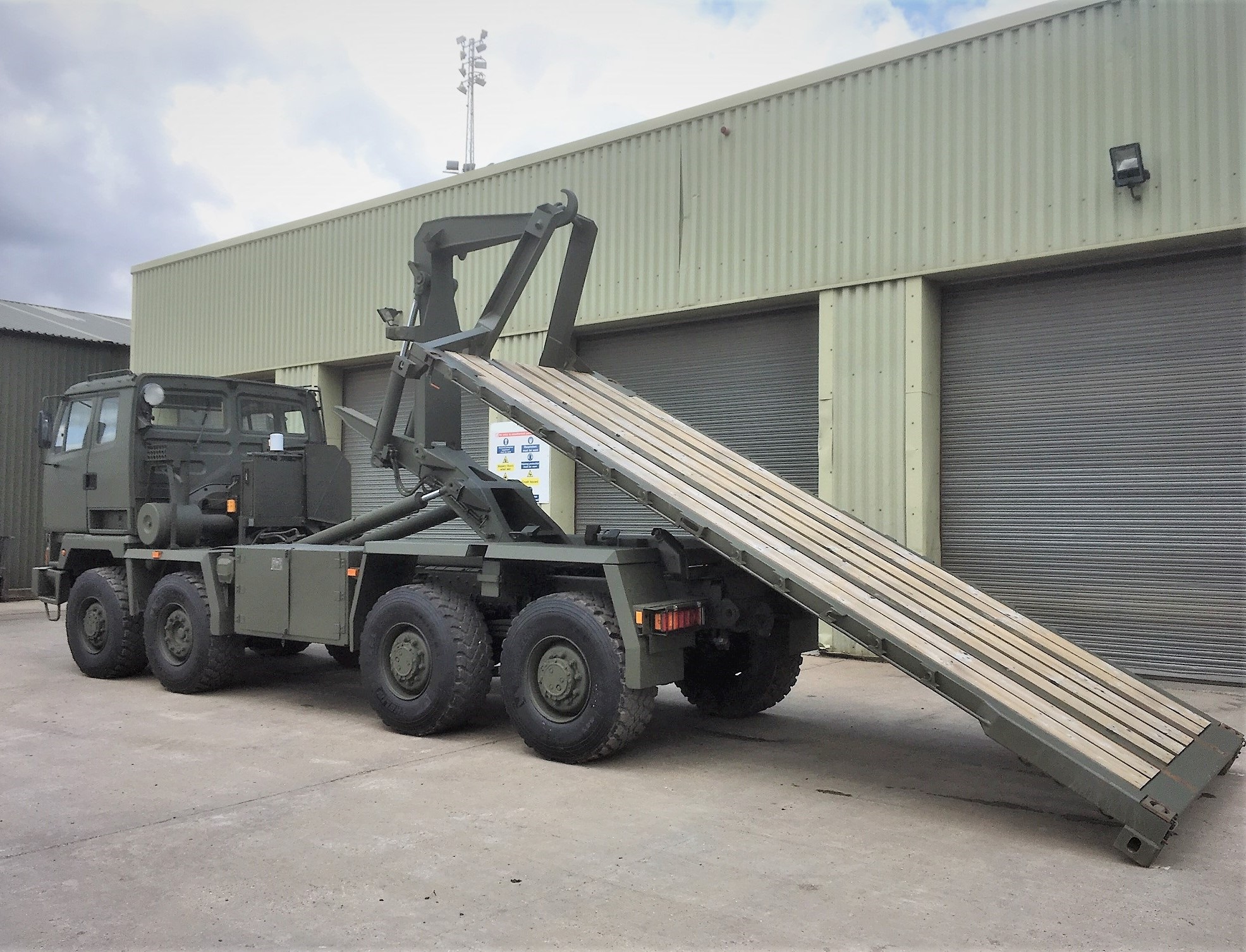 DAF 8×6 DROPS LHD Hook Loader Direct sales & actions of - Witham ...