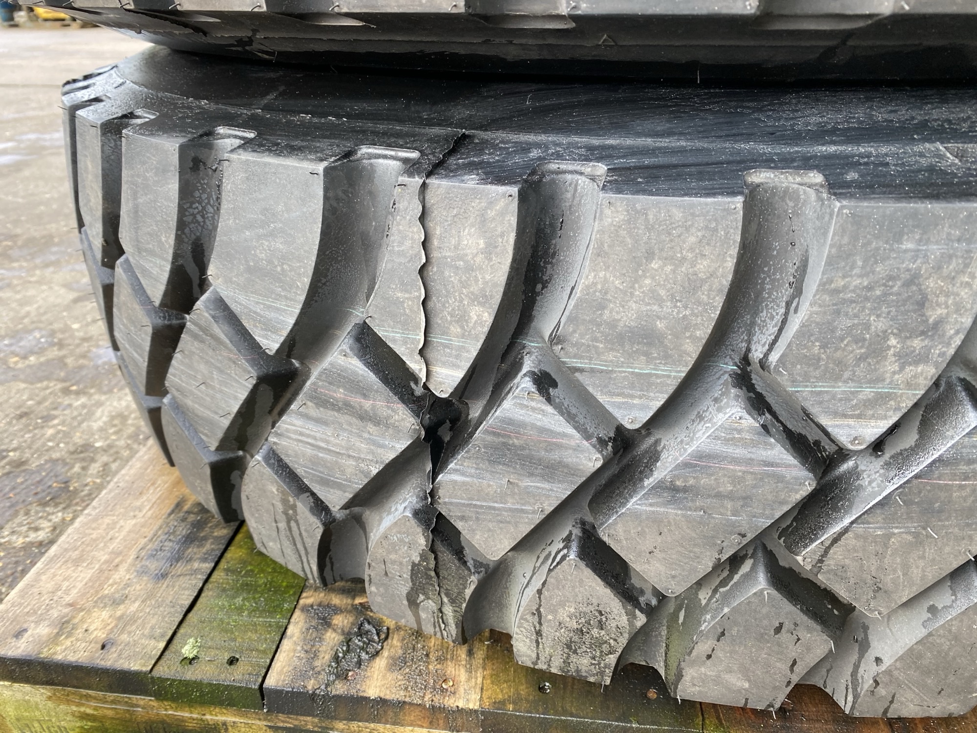 Goodyear G388 12.00 R20 Tyres Direct sales & actions of - UK - Witham ...