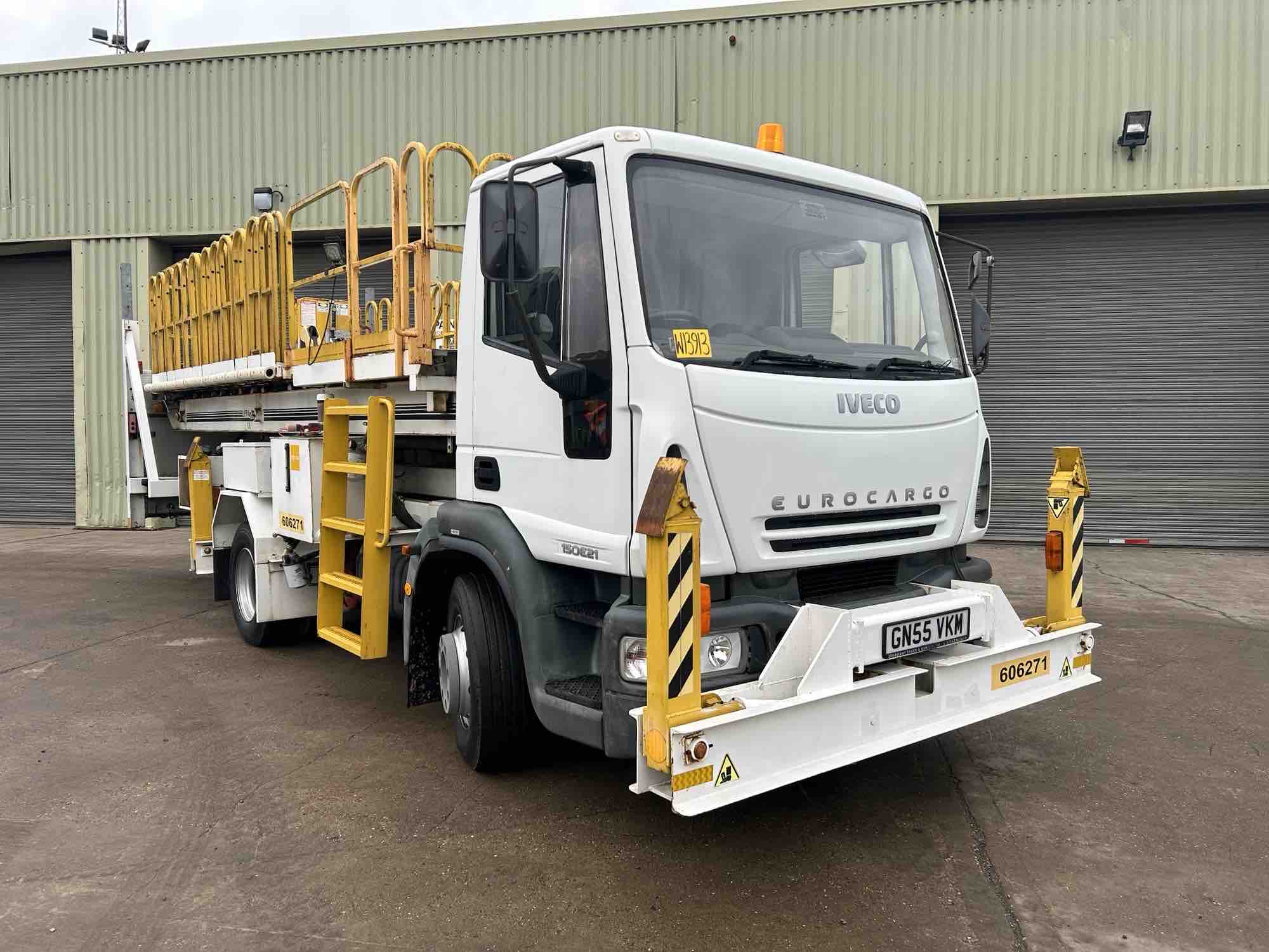 Iveco Euro Cargo 150/E21 Aircraft : Maintenance Lift
