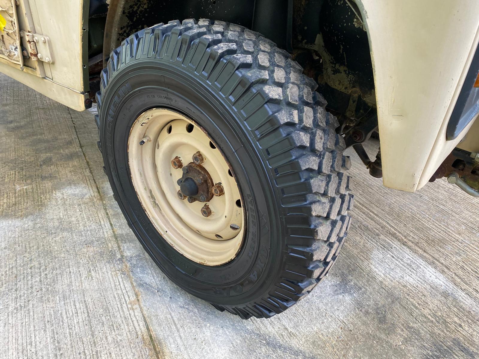 Land Rover 110 Snatch Panama ROV Direct sales & actions of - - Witham ...