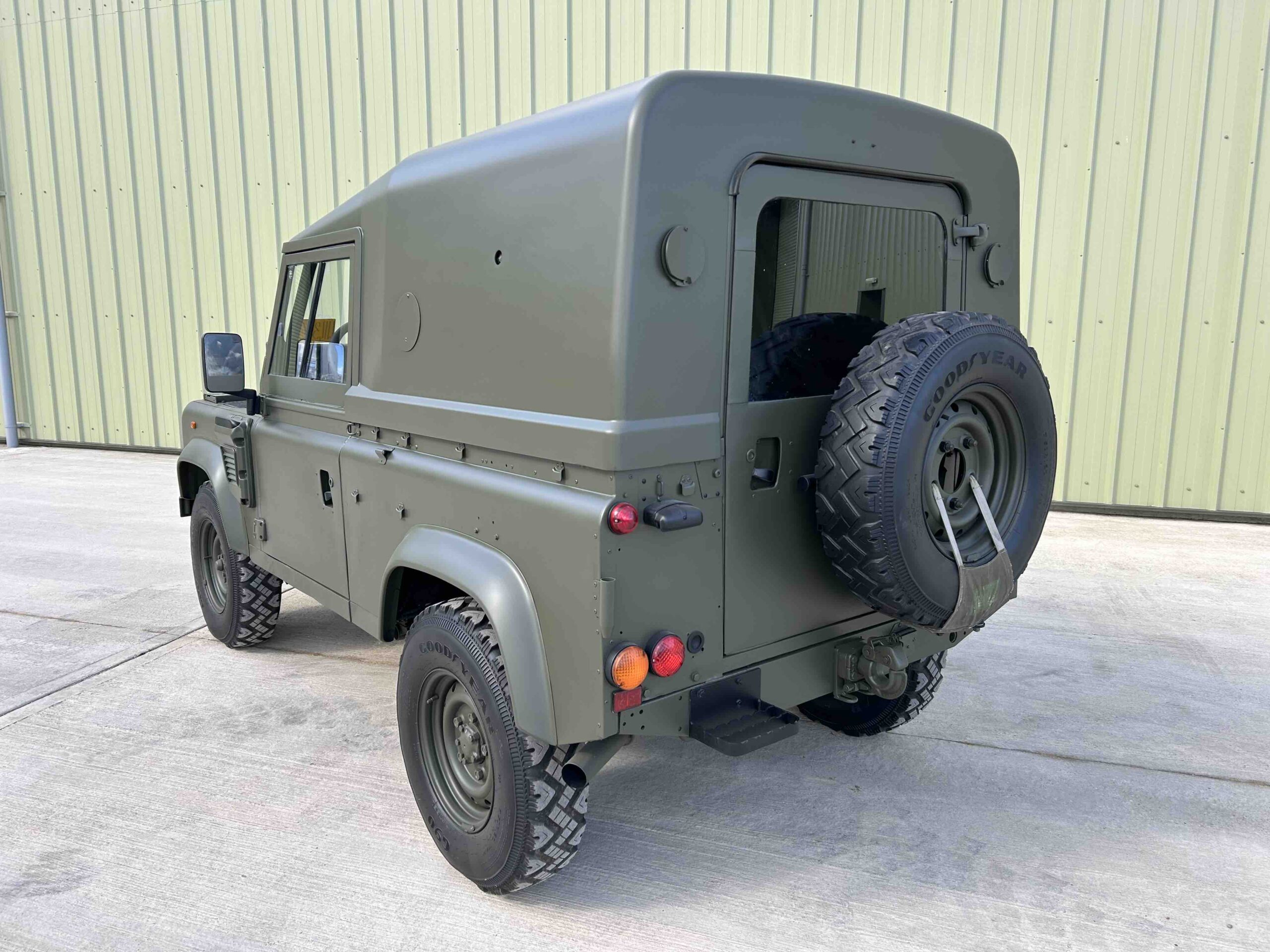 Land Rover TUL Wolf 90 2.5lt 300Tdi : Hard Top LHD - Witham Specialist Vehicles Ltd | EX ...