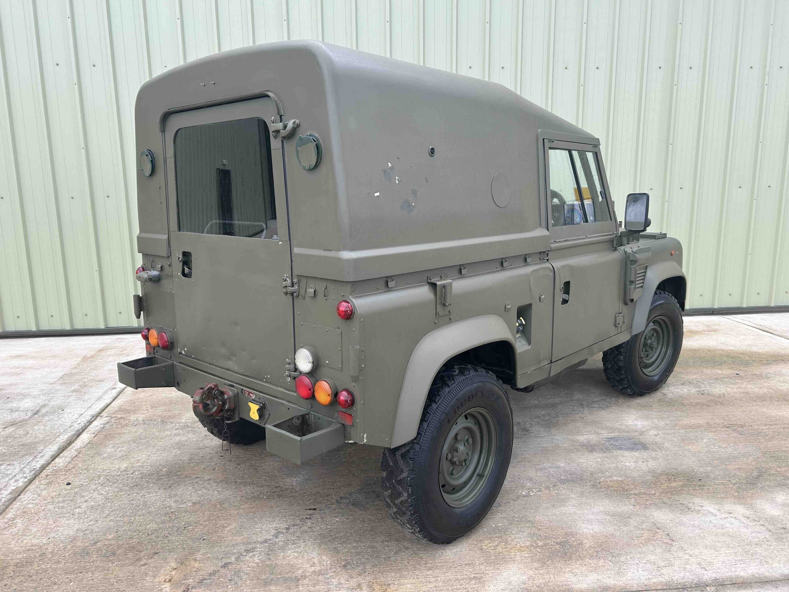 Land Rover TUL Wolf 90: Hard Top RHD Direct sales & actions - Witham ...