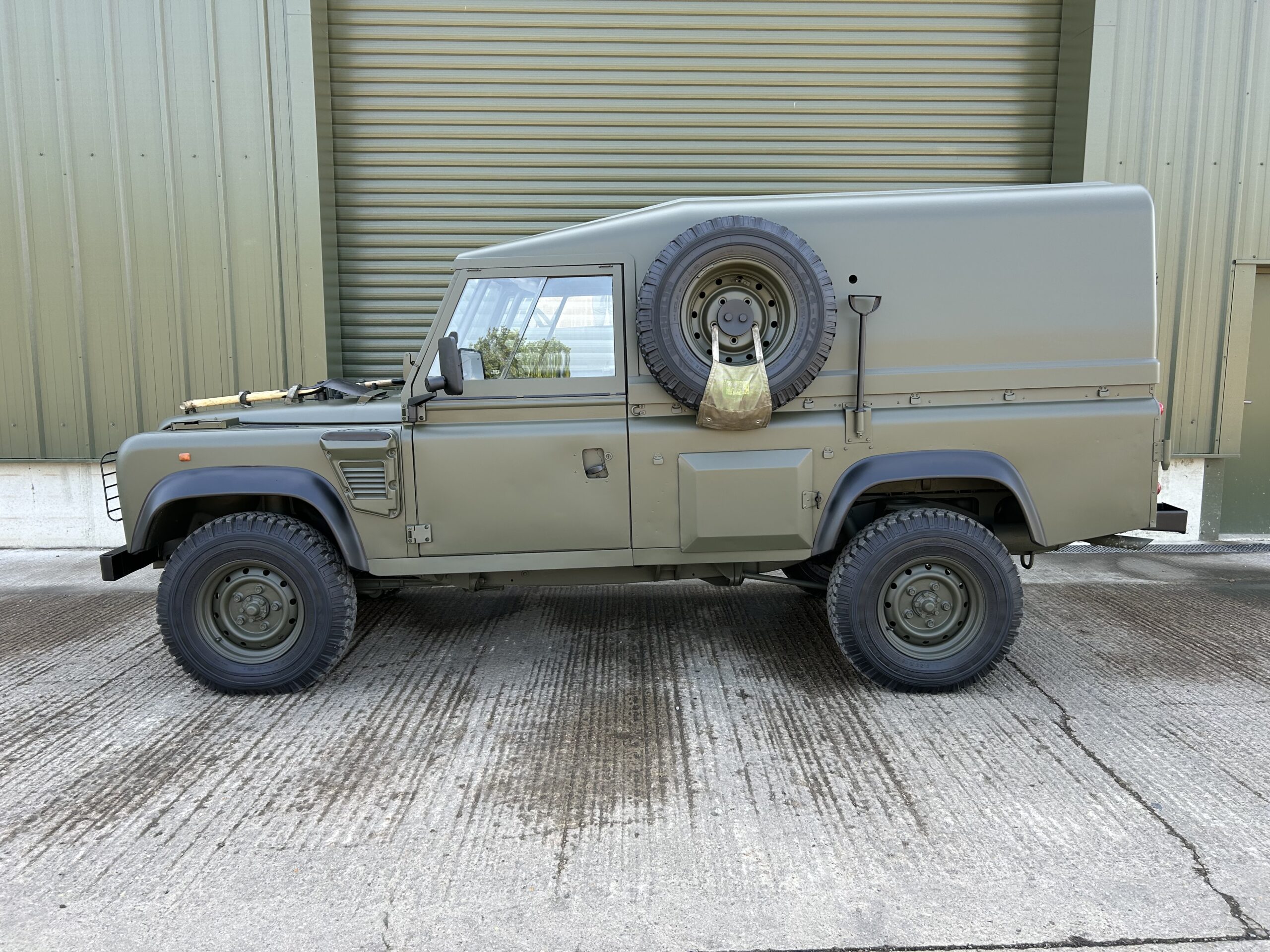 Land Rover TUM Wolf 110: Hard Top LHD Direct sales & actions - Witham ...