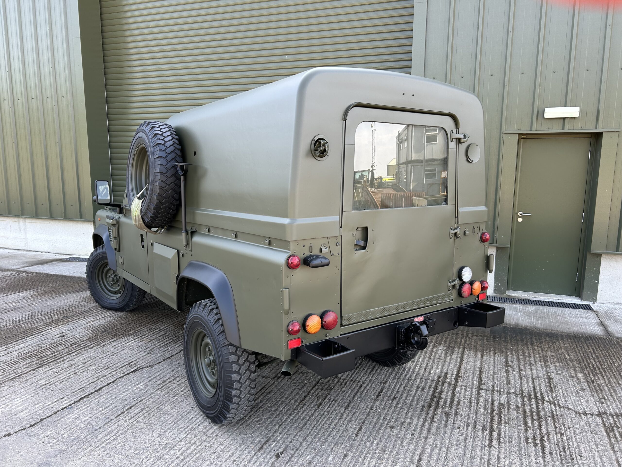 Land Rover TUM Wolf 110: Hard Top LHD Direct sales & actions - Witham ...