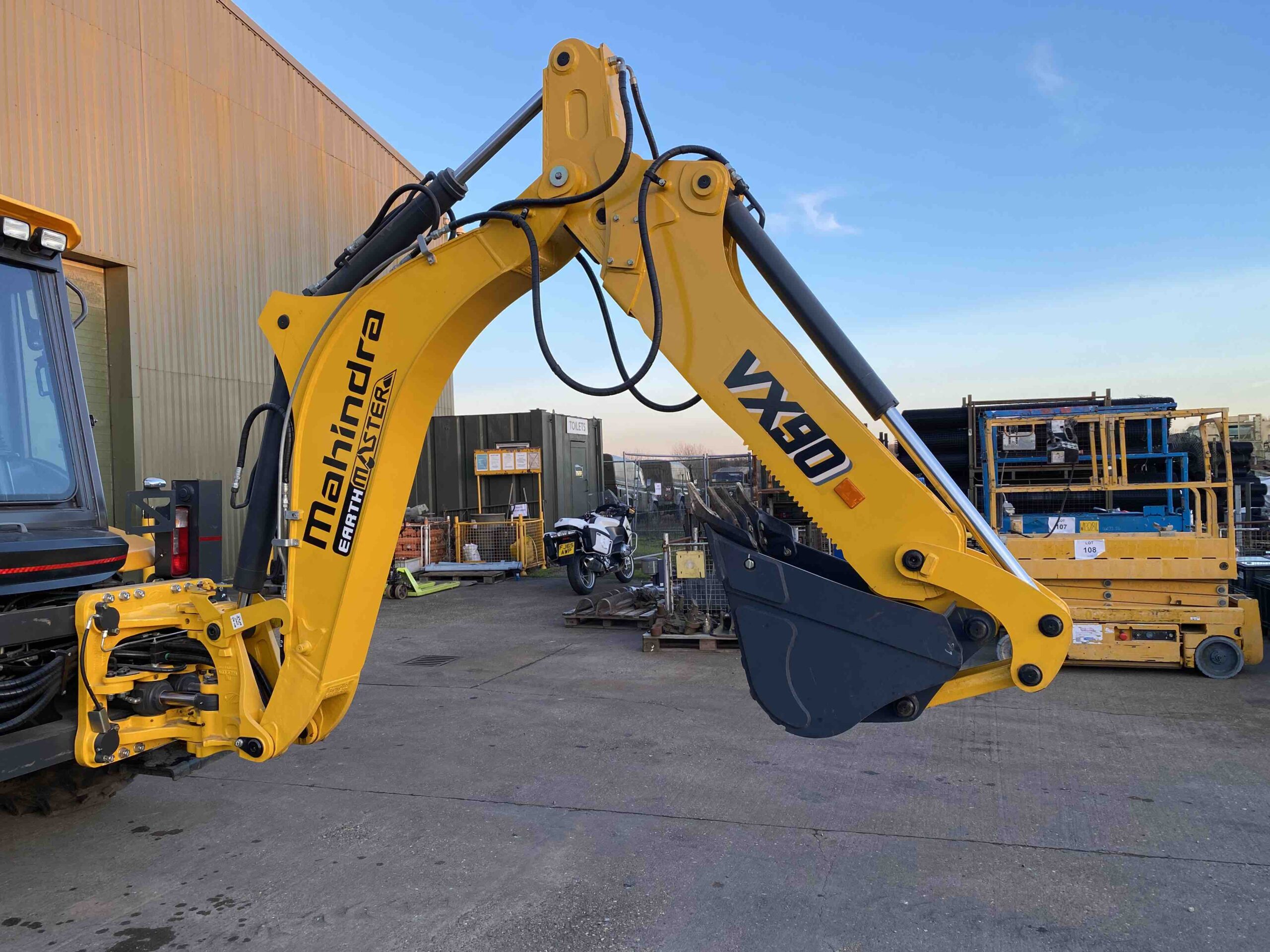 Mahindra: VX90 4X4 Earth Master Backhoe Loader Direct sales - Witham ...