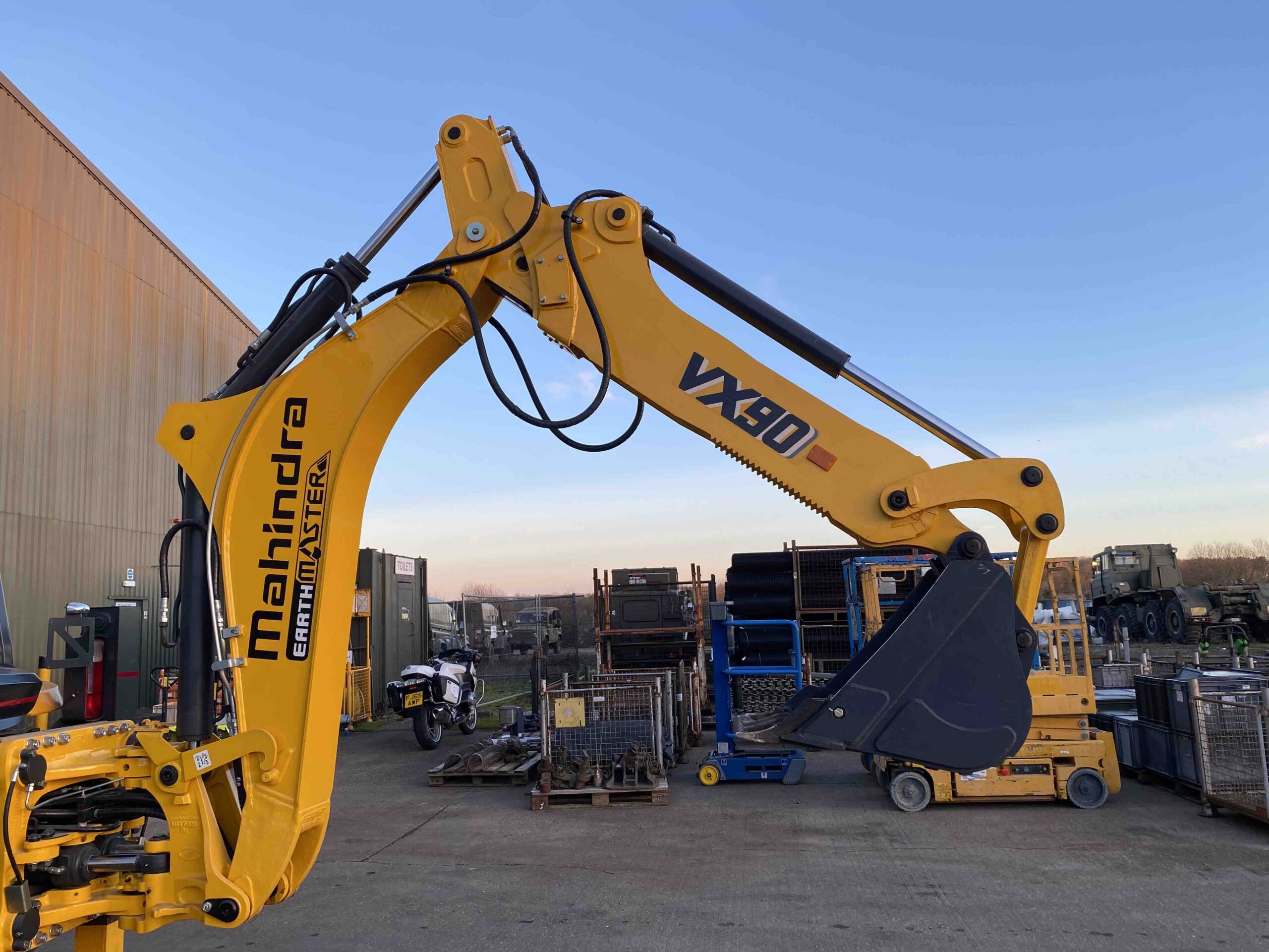 Mahindra: VX90 4X4 Earth Master Backhoe Loader Direct sales - Witham ...