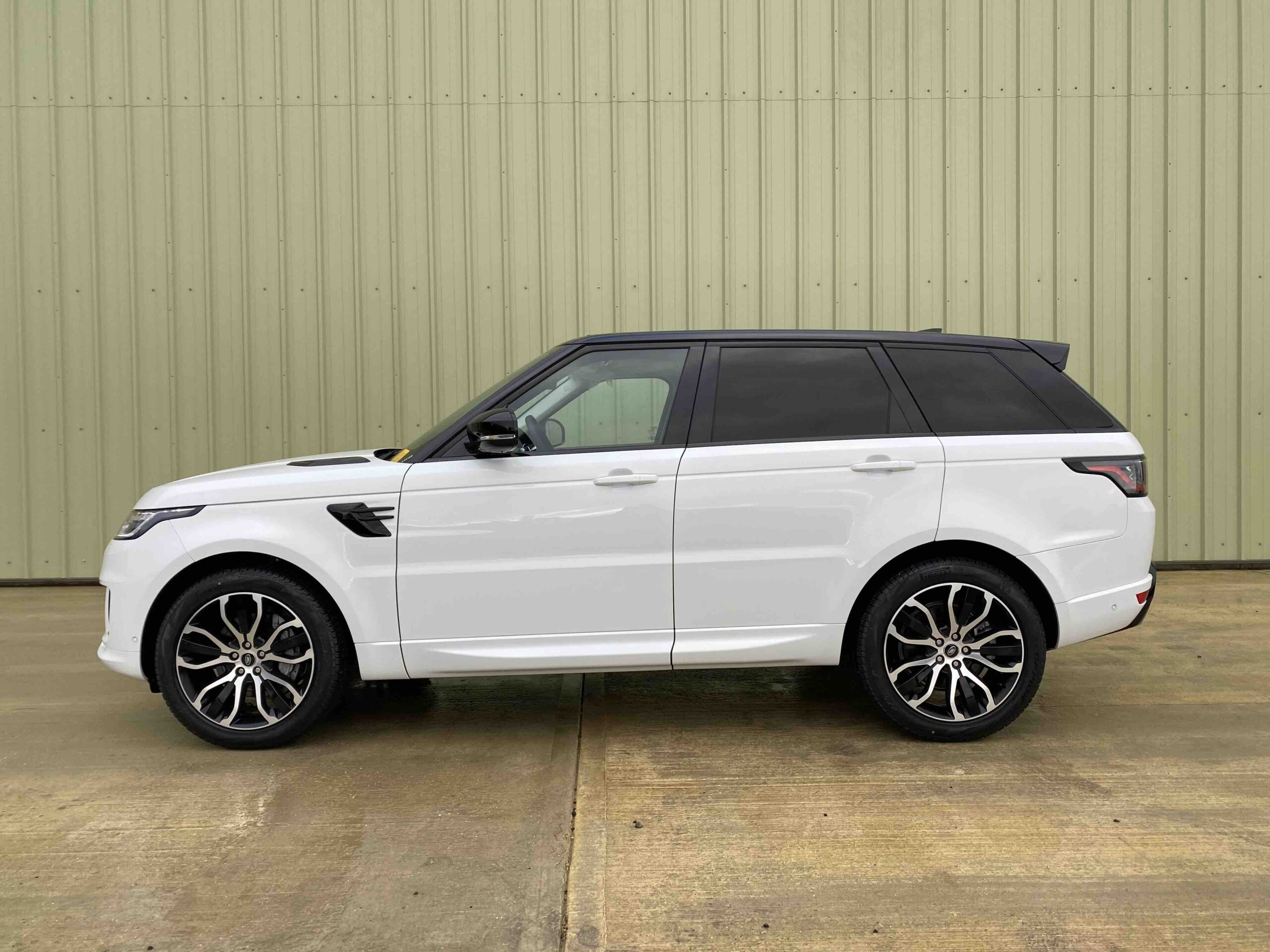 Range Rover: Sport HSE Dynamic Black LHD | Witham Specialist