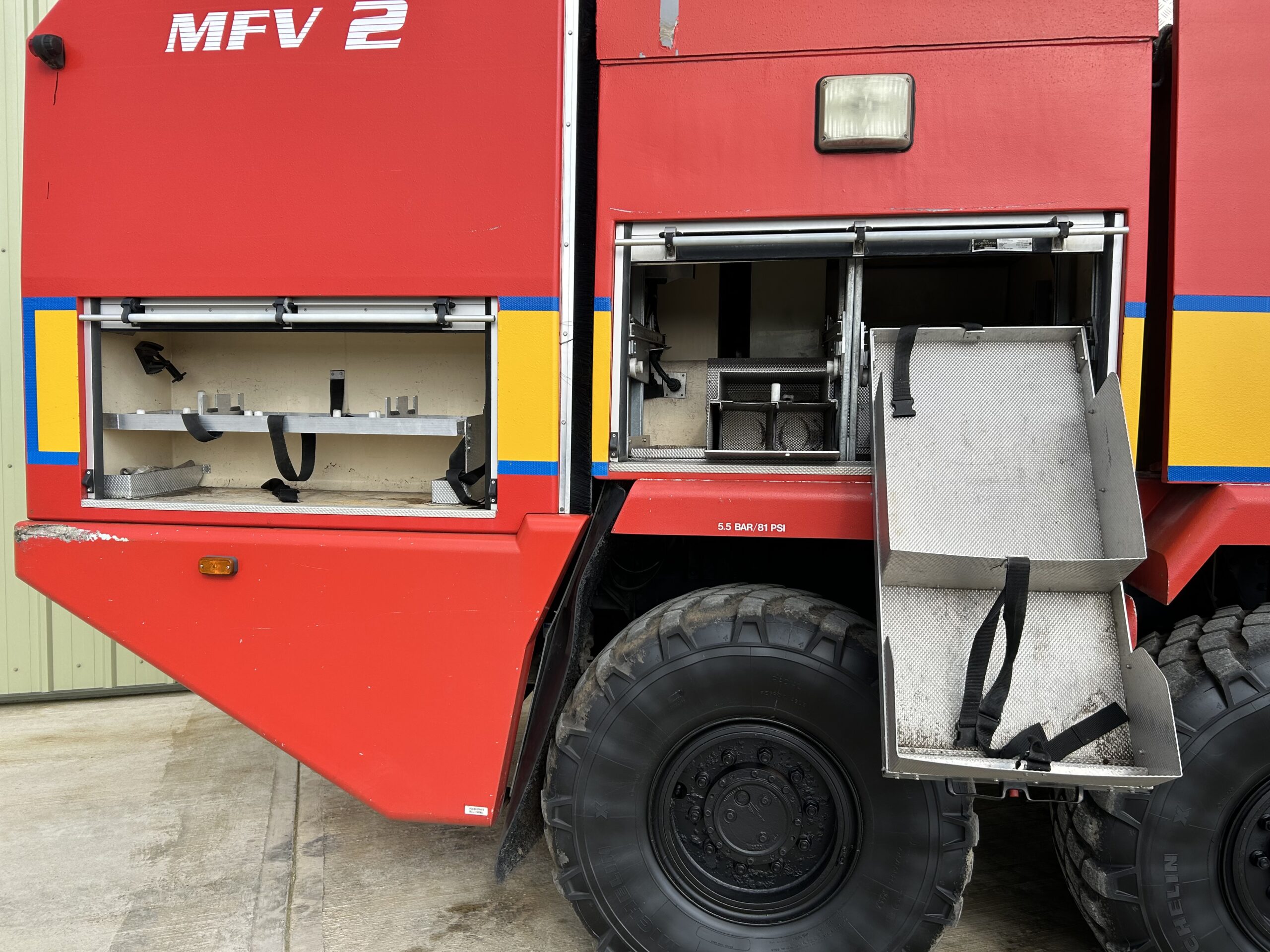 Unipower 6 x 6 MFV2 Airport: Fire Fighting Appliance - Witham ...