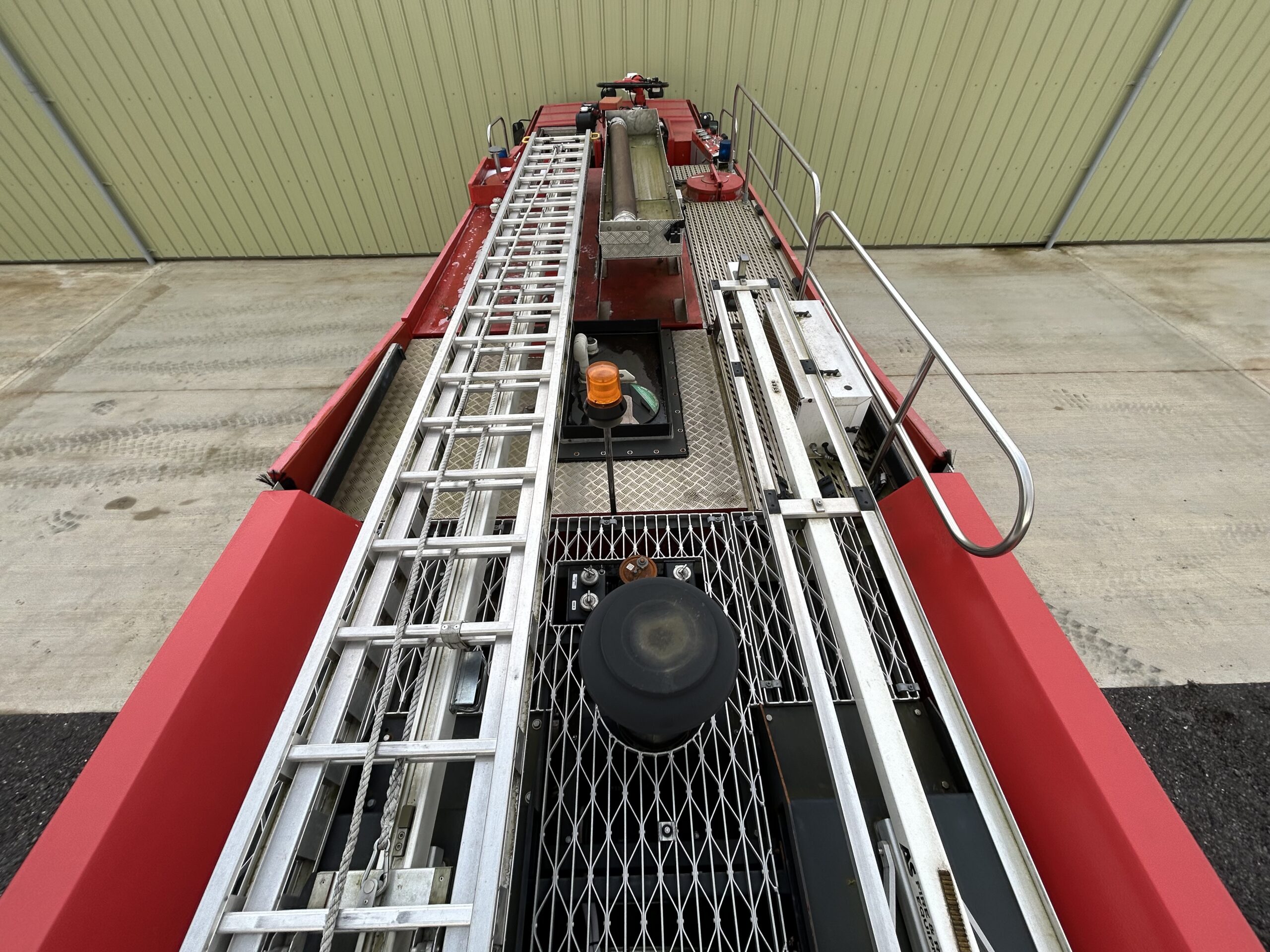 Unipower 6 x 6 MFV2 Airport: Fire Fighting Appliance - Witham ...